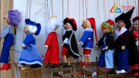 Marionette industry: The art of moving dolls
